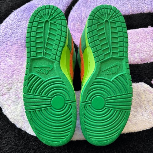 Nike SB Dunk Low Off Bug Spray Sample | SneakerNews.com