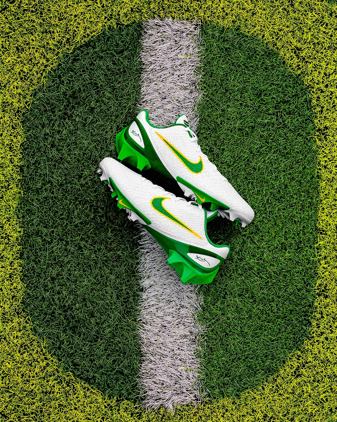 Oregon Rose Bowl Nike Kobe 6 PE Cleats | SneakerNews.com
