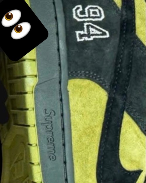 Supreme Nike SB Dunk 2025 | SneakerNews.com