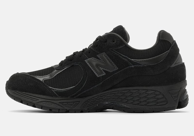 New Balance 2002R Black Cat U2002RBL | SneakerNews.com