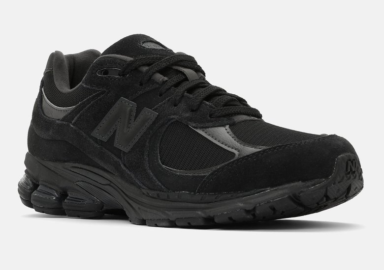 New Balance 2002R Black Cat U2002RBL | SneakerNews.com