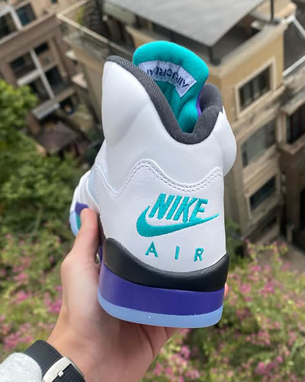Air Jordan 5 "Grape" 2025 HQ7978-100 | SneakerNews.com