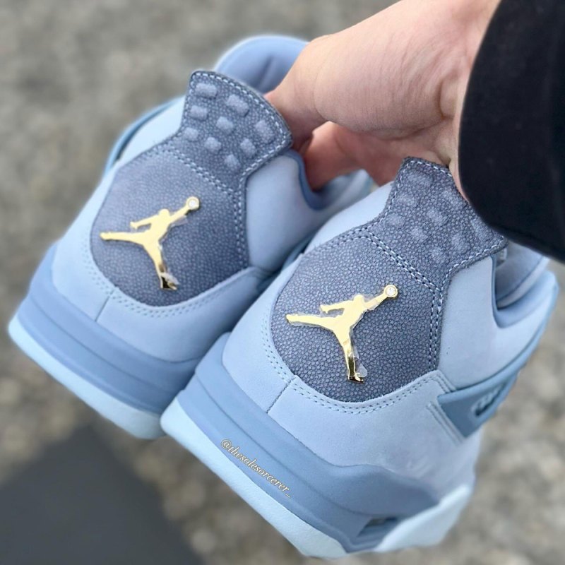 UNC Jordan 4 PE 2025 | SneakerNews.com