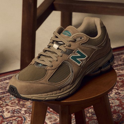 New Balance 2002R U2002ROA U2002ROB | SneakerNews.com