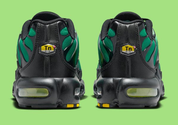 Nike Air Max Plus Green/Black DM0032-301 | SneakerNews.com