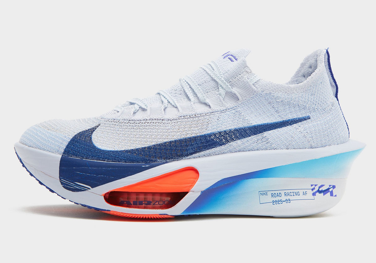 Nike AlphaFly 3 "Football Grey" FD8311-001 | SneakerNews.com