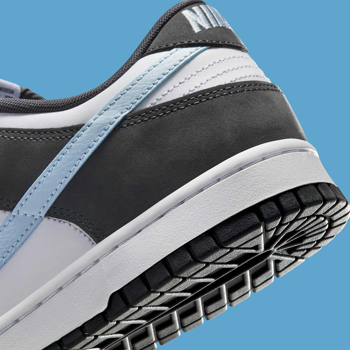 Nike Dunk Low "Midnight Navy" IB3079-100 | SneakerNews.com