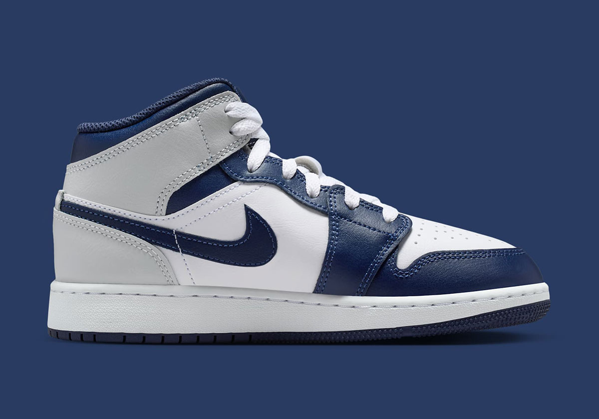 Air Jordan 1 Mid GS "White/Light Smoke Grey/Obsidian" DQ8423-146 ...
