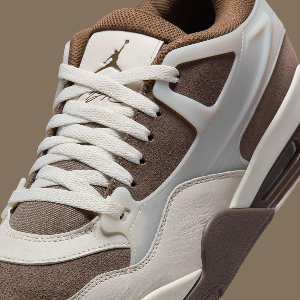 Air Jordan 4 RM "Reverse Mocha" IB7693-001 | SneakerNews.com