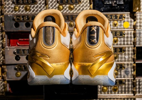 Klay Thompson ANTA KTX "Moneyball" + "$3 Coin" | SneakerNews.com