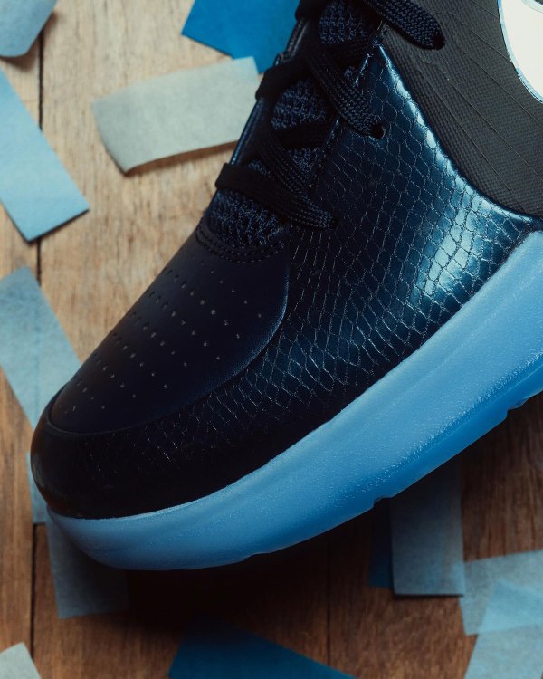 Jalen Brunson Nike Kobe 4 "The Natty's" Villanova PE | SneakerNews.com