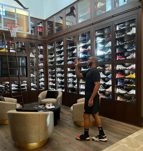 Jordan Sneaker Room House In Arizona | SneakerNews.com