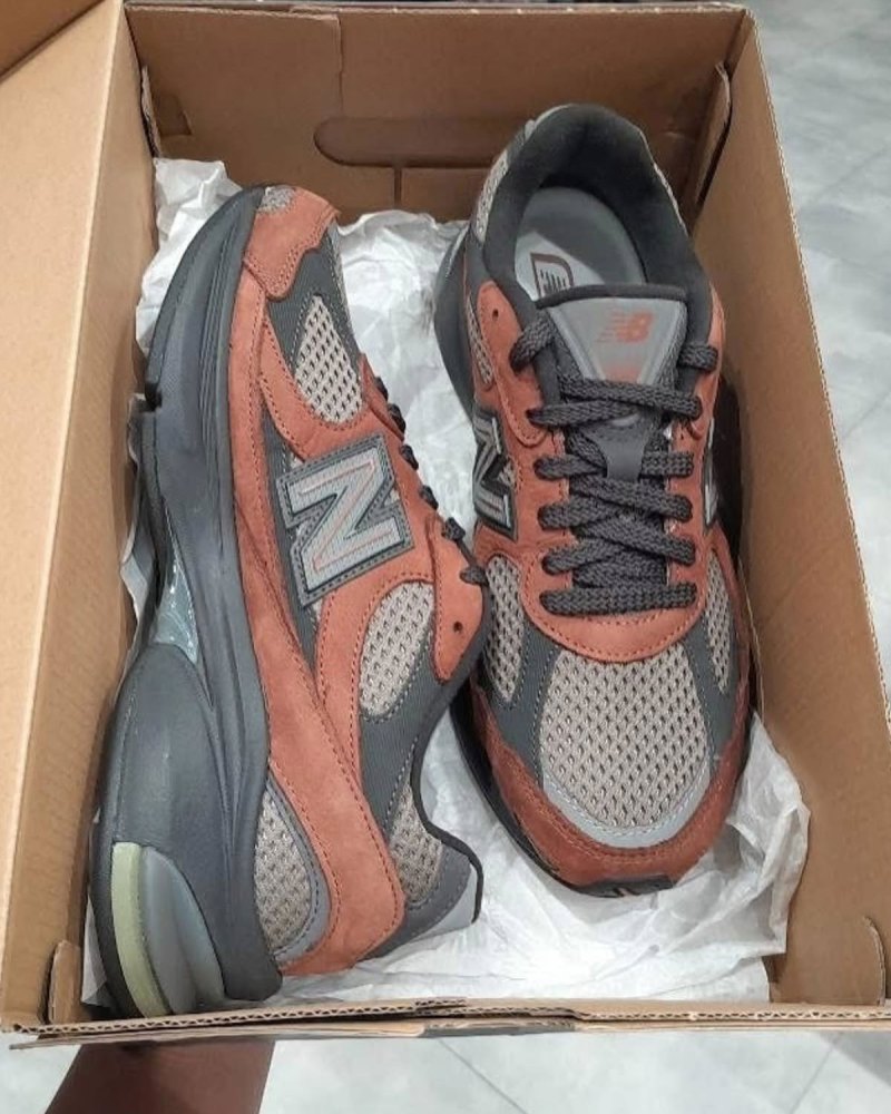 New Balance 2010 | SneakerNews.com