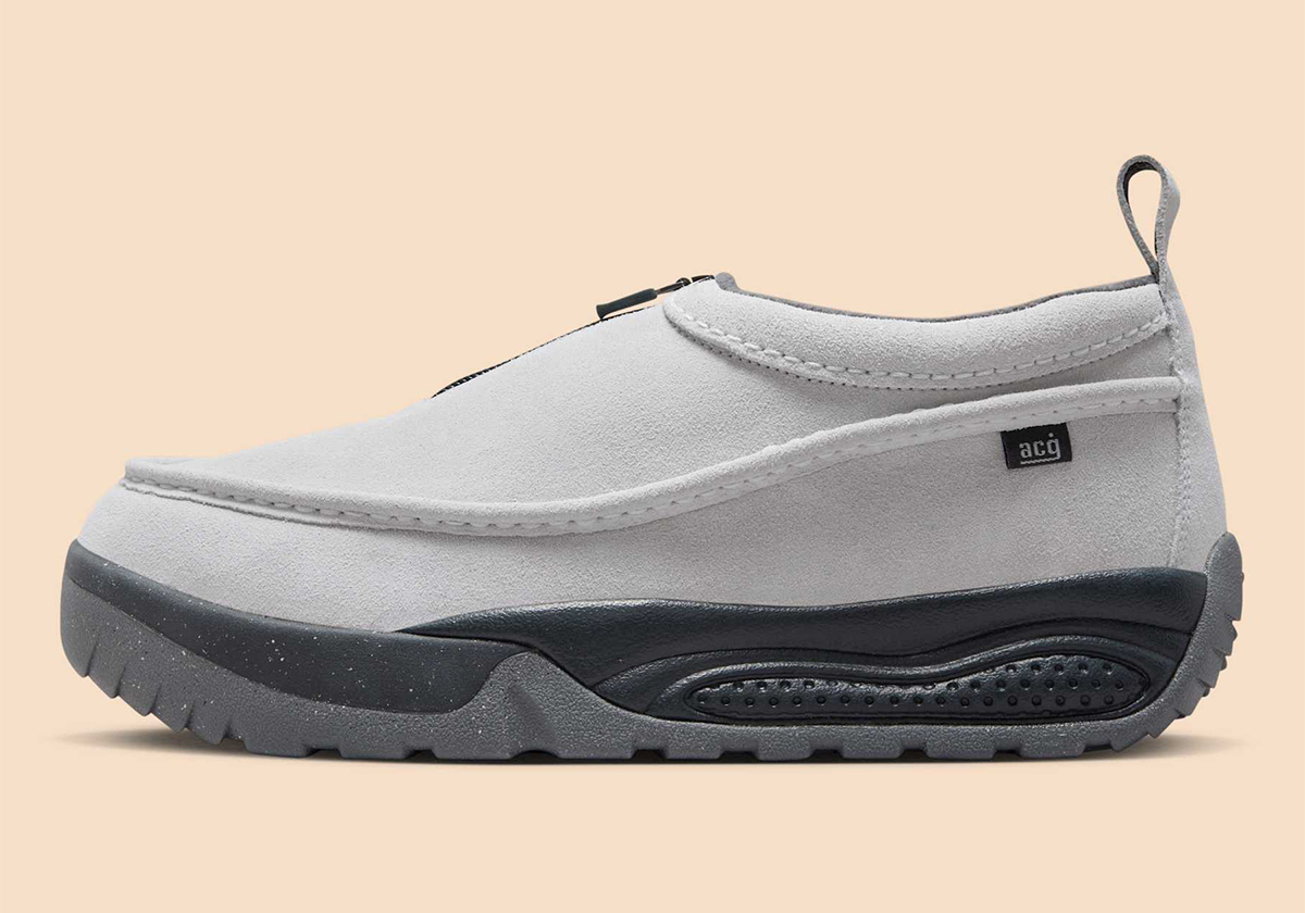 Nike ACG Izy Photon Dust FV4317-003 | SneakerNews.com