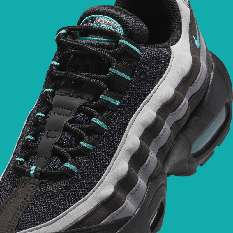 Nike Air Max 95 GS "Black/Cool Grey/Light Smoke Grey/Aurora Green ...