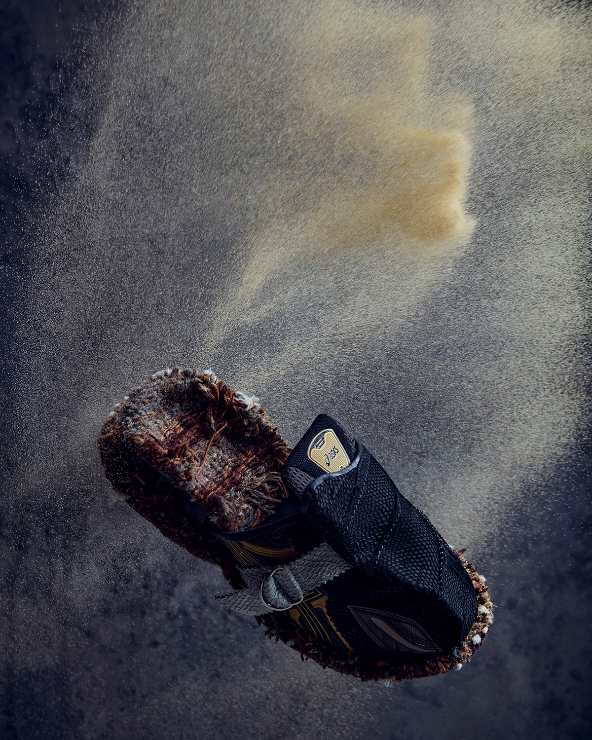 Tareet ASICS Label Liggey Yat PFW 2025 | SneakerNews.com