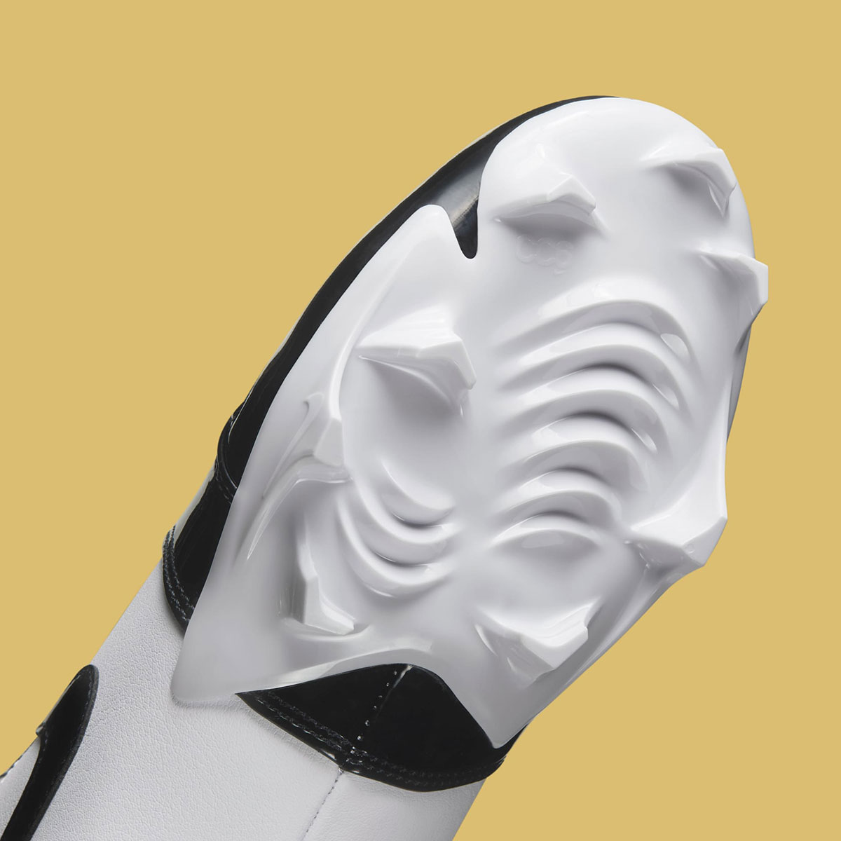 Air Jordan 1 Low Cleats Gold Toe FJ6245-701 | SneakerNews.com