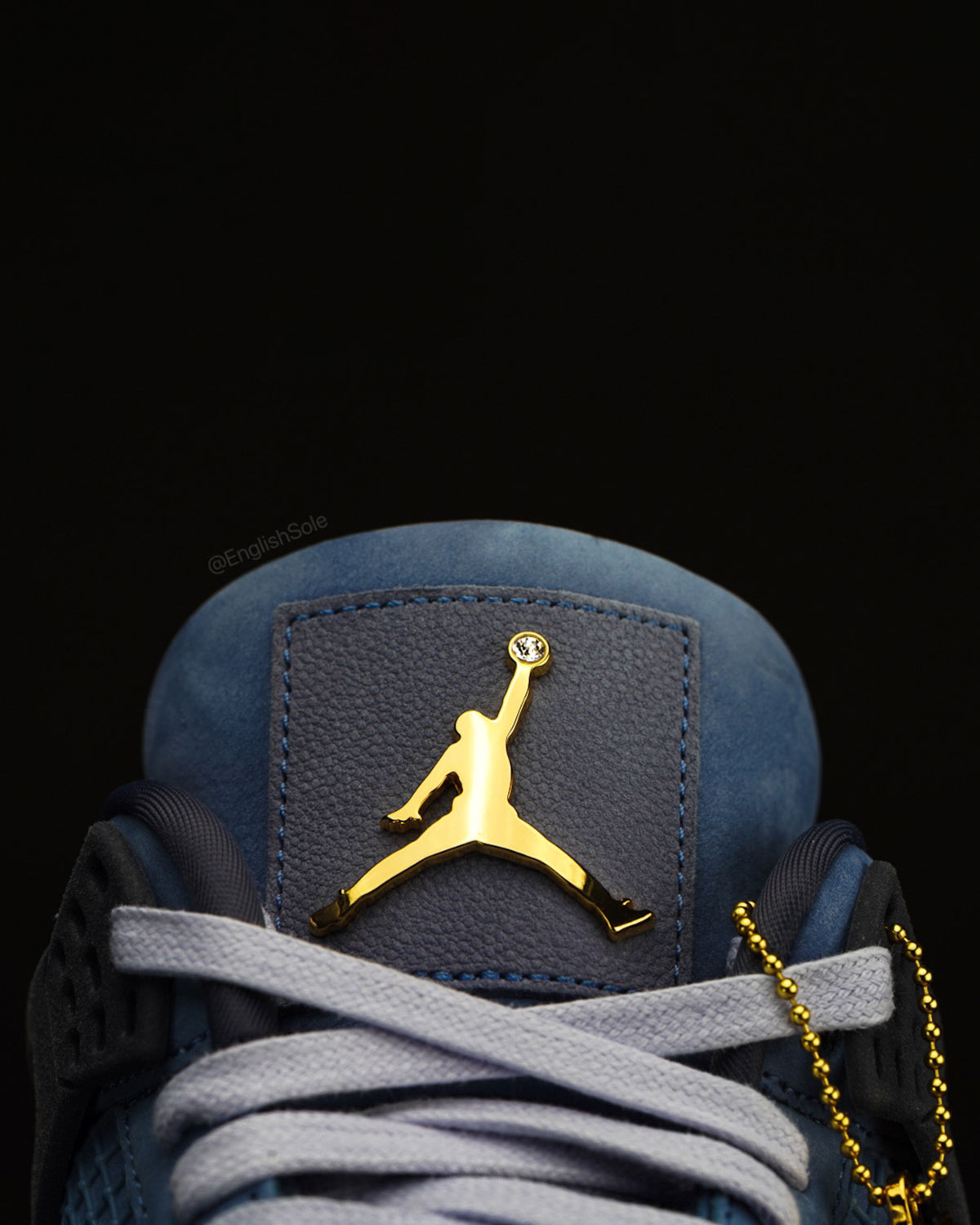 Air Jordan 4 "Michigan" PE 2025 | SneakerNews.com