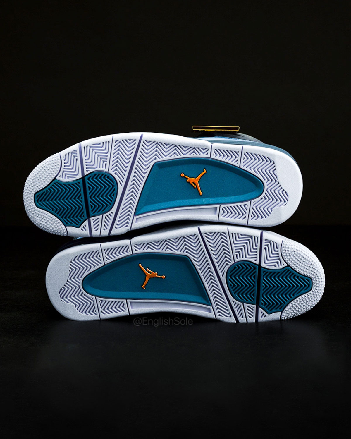 Air Jordan 4 "Michigan" PE 2025 | SneakerNews.com