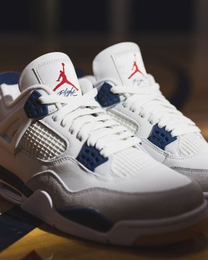 Nike SB Jordan 4 Navy Store List | SneakerNews.com