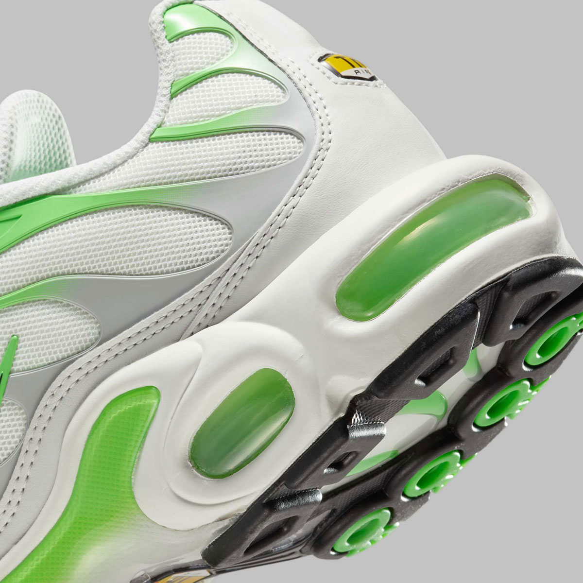 Nike Air Max Plus "Photon Dust/Green Strike" DZ3671-001 | SneakerNews.com