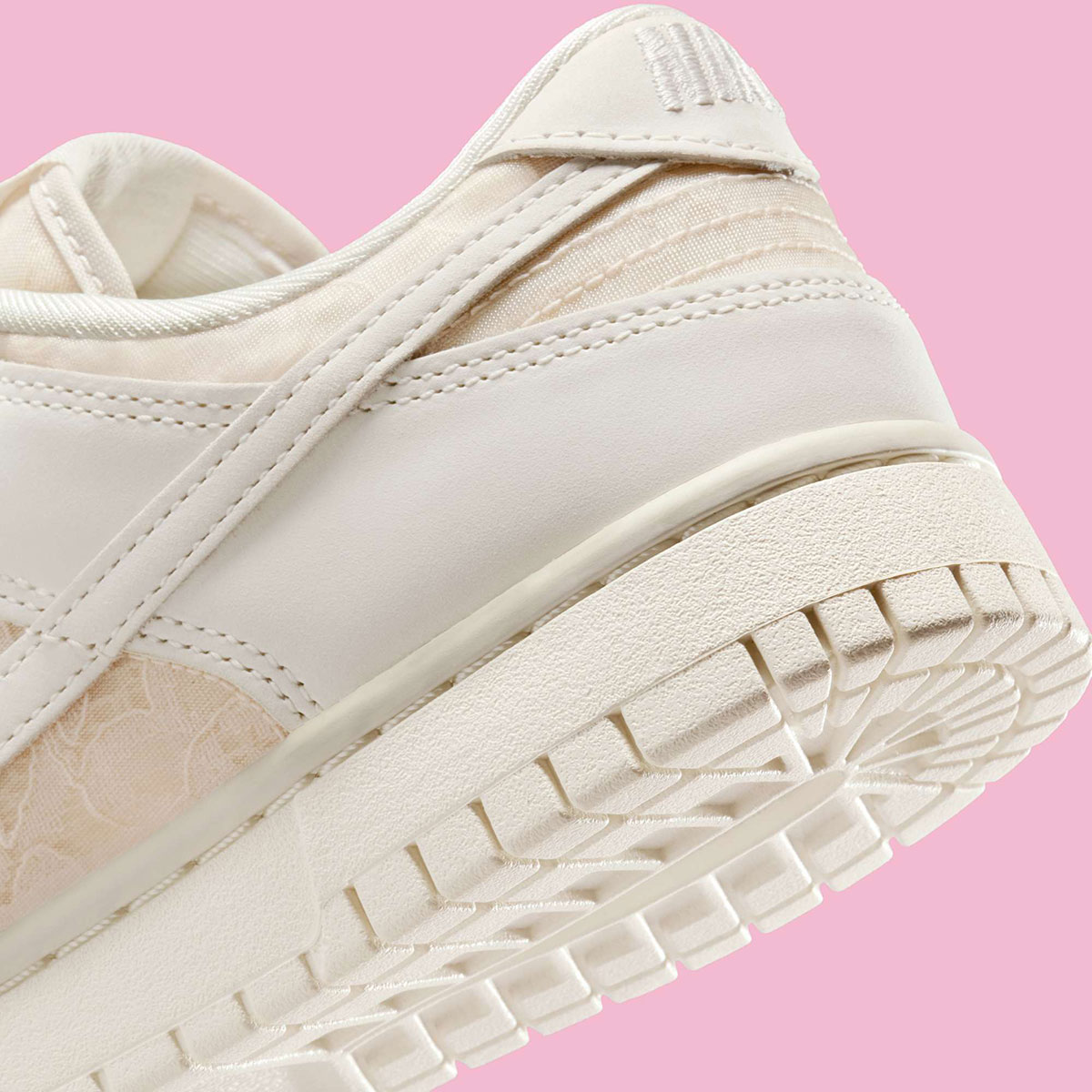 Nike Dunk Low Lace Summer 2025 | SneakerNews.com