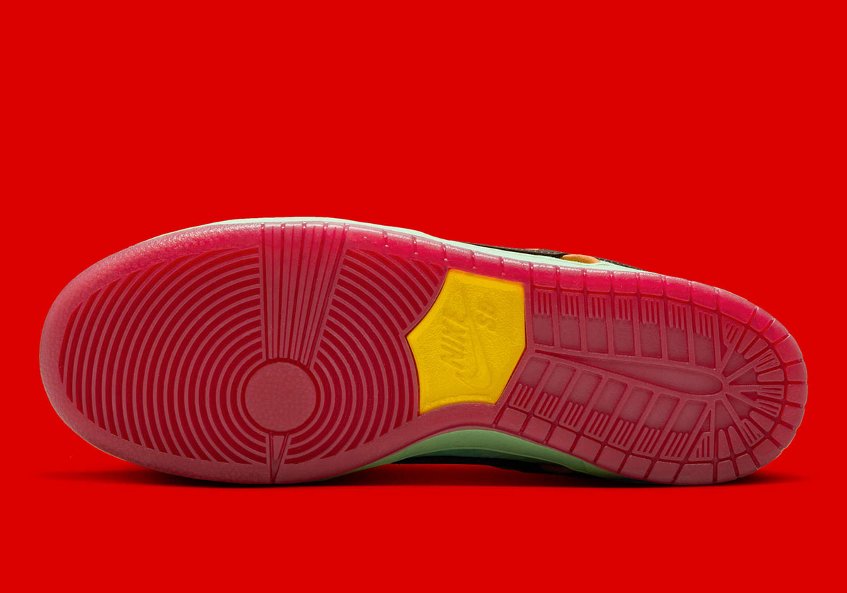 Nike SB Dunk Low "Rodeo" HF3058-300 | SneakerNews.com