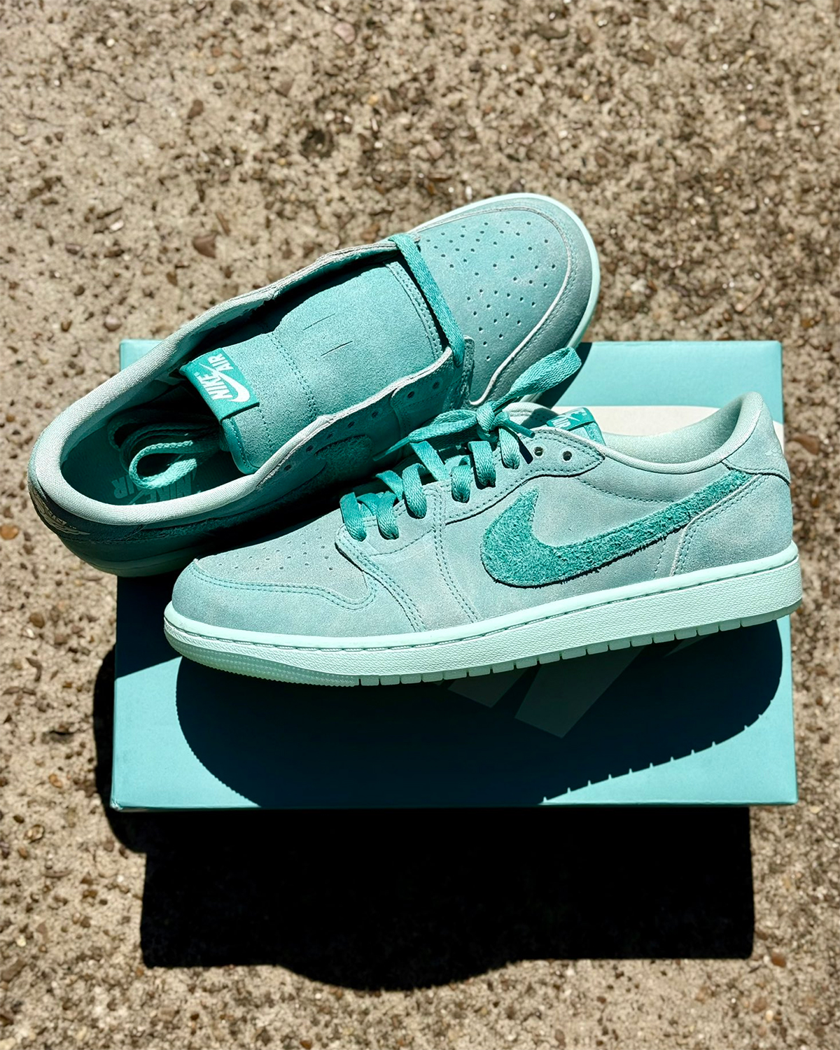 Air Jordan 1 Low OG "Washed Teal" HQ8111-300 | SneakerNews.com