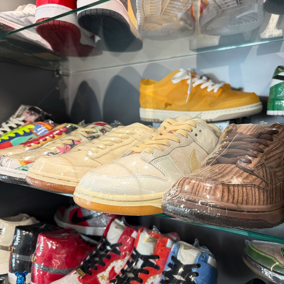 Nike Dunk Low QS Tokyo 2025 | SneakerNews.com