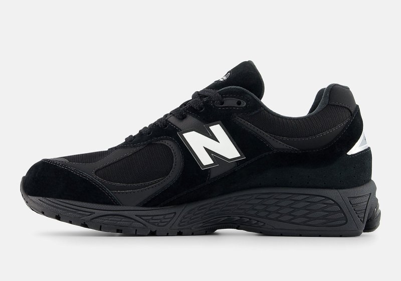 New Balance 2002R GORE-TEX Black | SneakerNews.com
