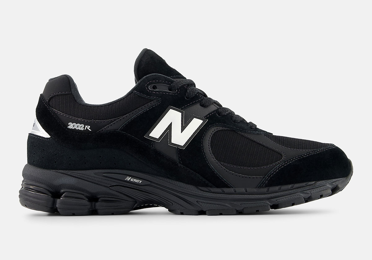 New Balance 2002R GORE-TEX Black | SneakerNews.com