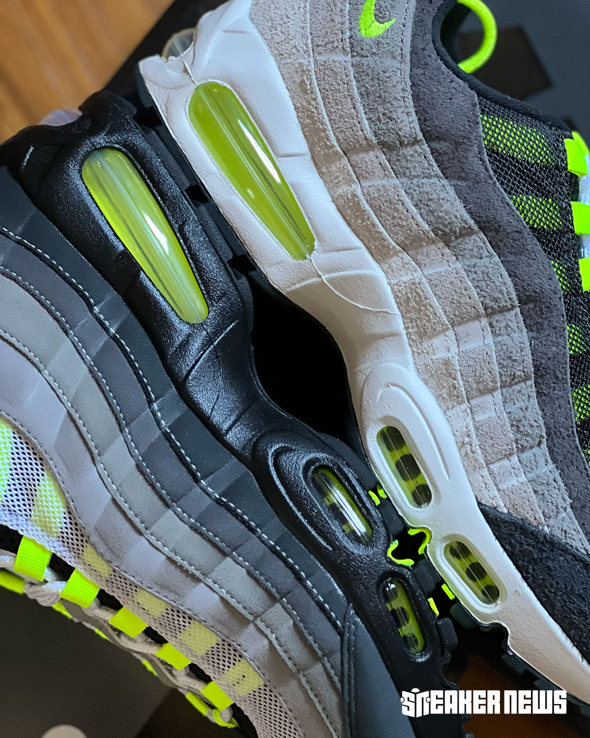 Nike Air Max 95 OG "Neon" Comparison | SneakerNews.com