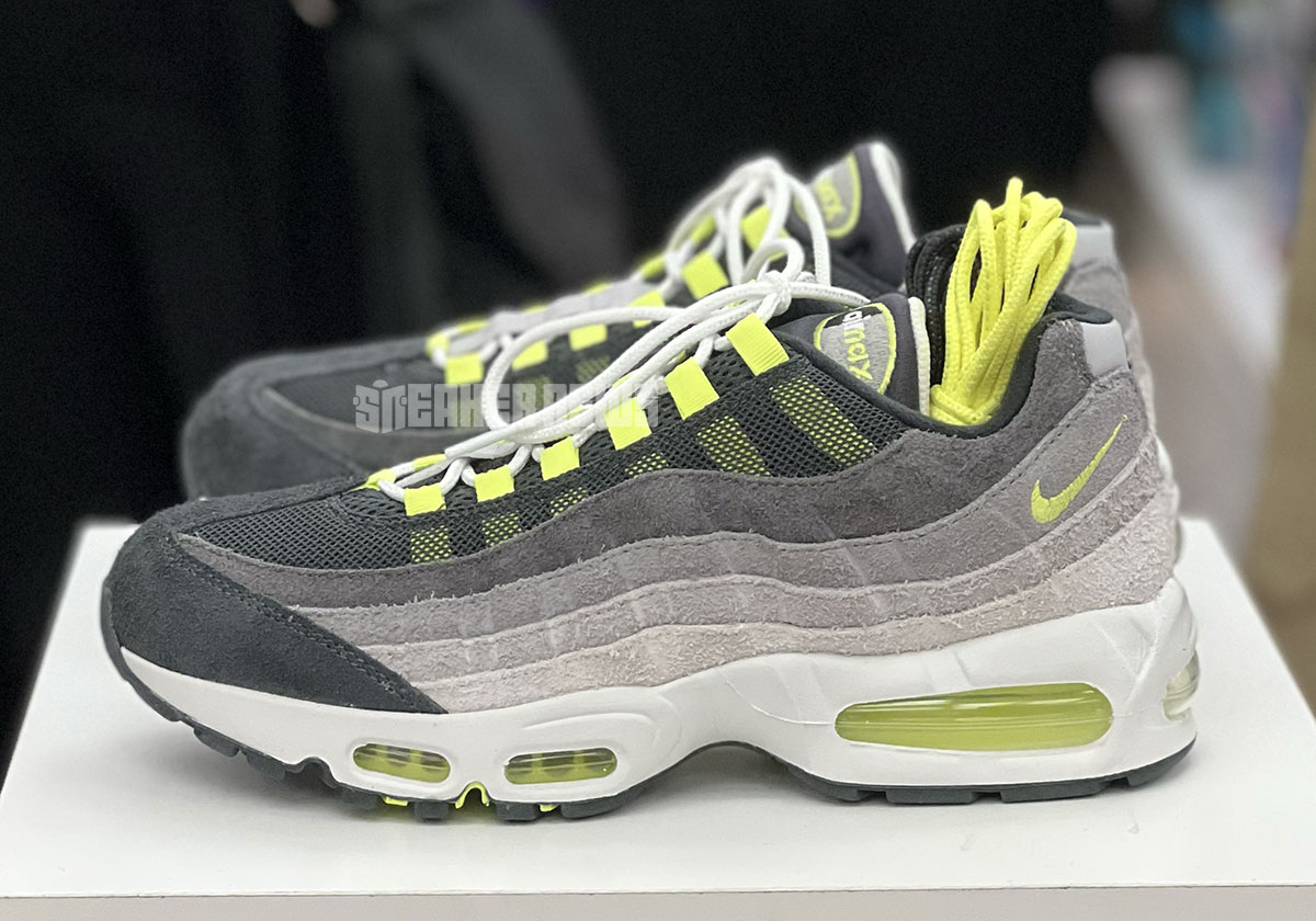 Nike Air Max 95 OG Reverse Gradient HM4738-001 | SneakerNews.com