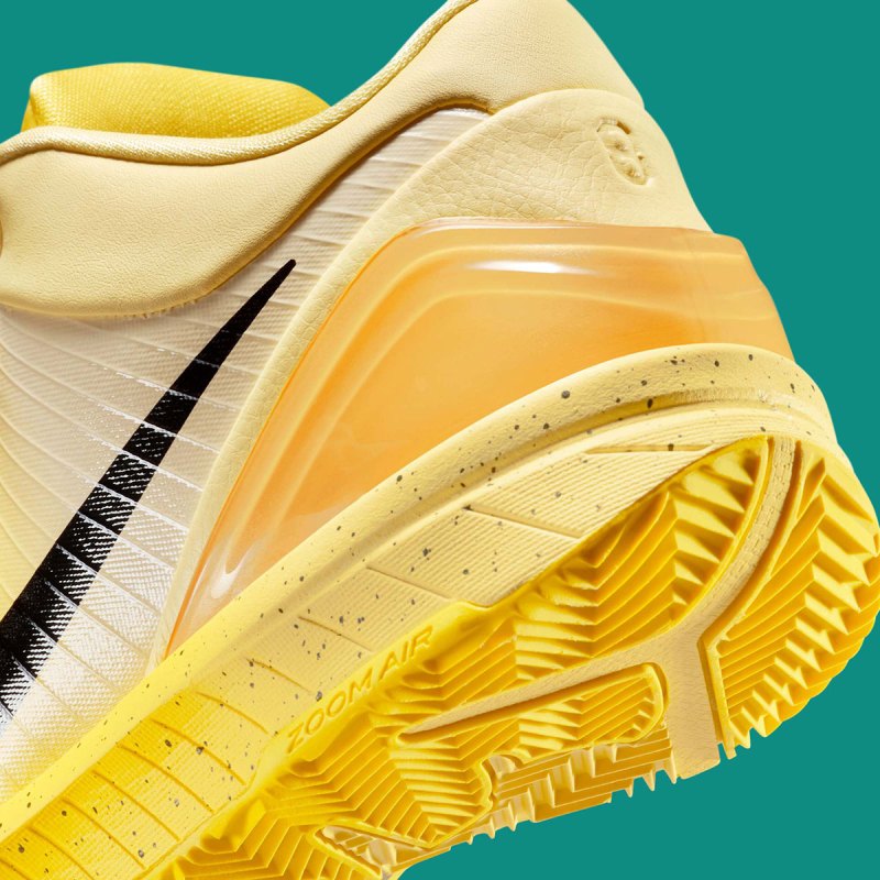 Nike Kobe 4 Protro "CHBL" IH0587-700 | SneakerNews.com