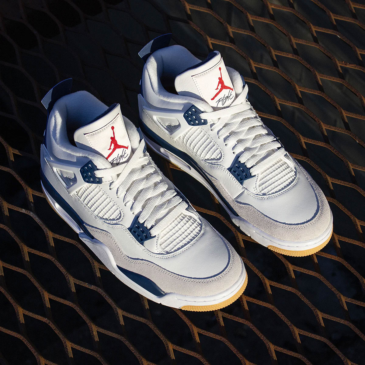 Nike SB Air Jordan 4 "Navy" SNKRS Release | SneakerNews.com