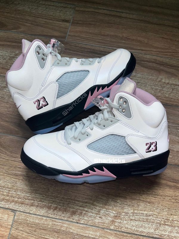 Air Jordan "35th Anniversary" HQ7978-102 | SneakerNews.com