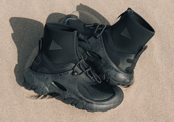 My Melody Crocs Clog 211203-90H | SneakerNews.com