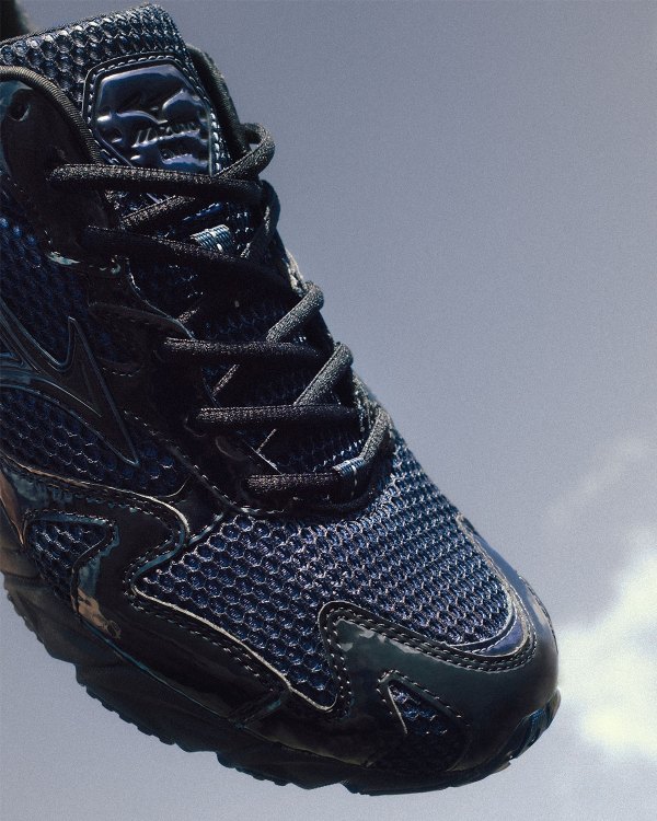 END Mizuno Wave Rider 10 Release Date | SneakerNews.com