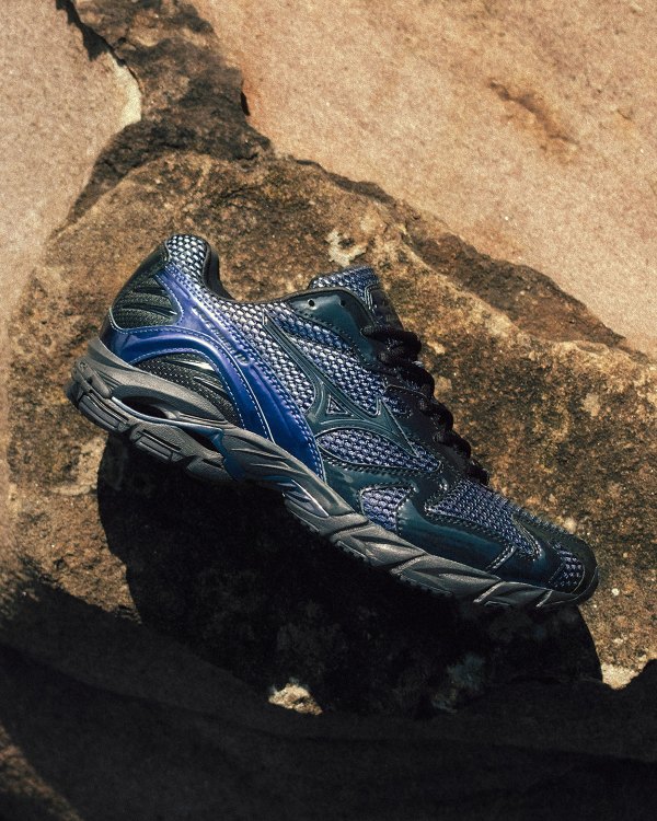 END Mizuno Wave Rider 10 Release Date | SneakerNews.com