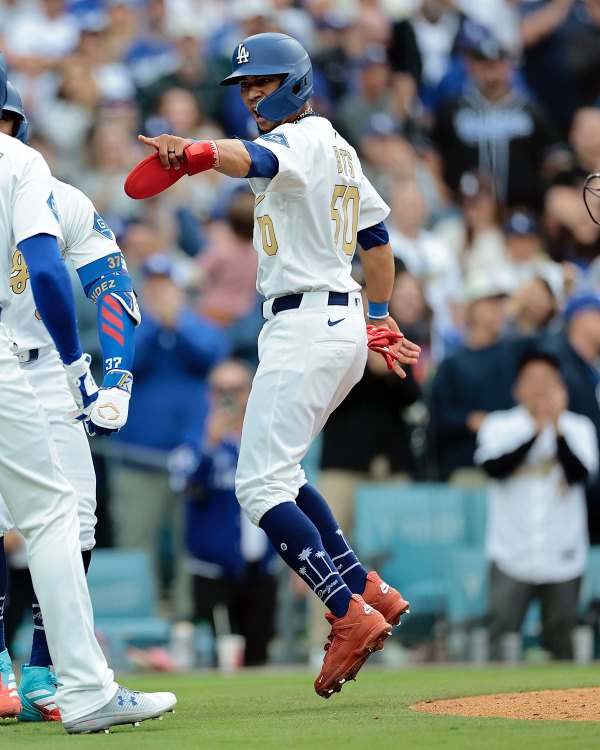 Mookie Betts Nigel Sylvester Jordan 4 Cleats | SneakerNews.com