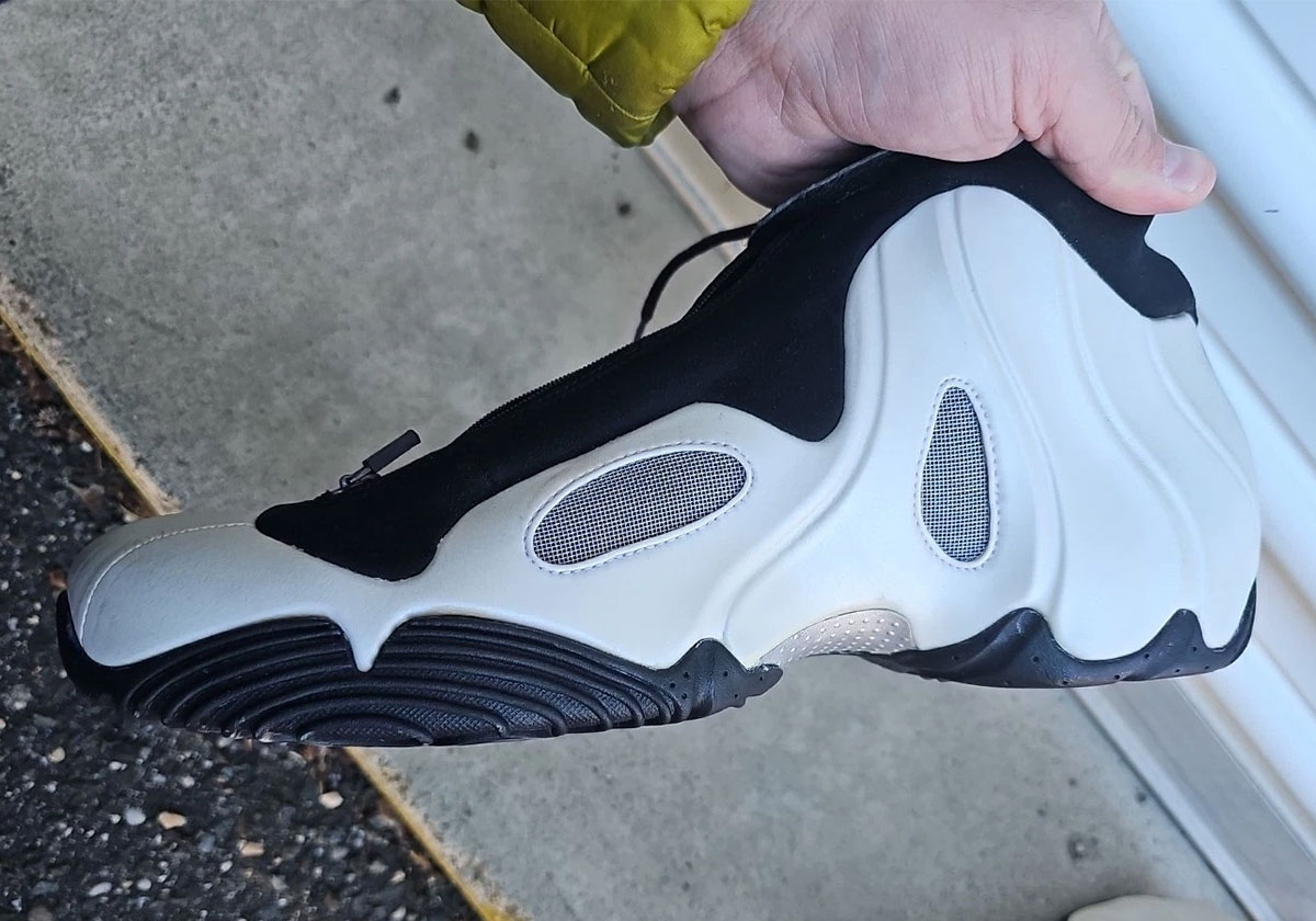 Nike Air Flightposite "Sail" HJ4481-100 | SneakerNews.com