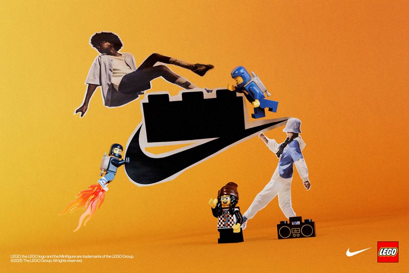 LEGO Nike Dunk Set | SneakerNews.com
