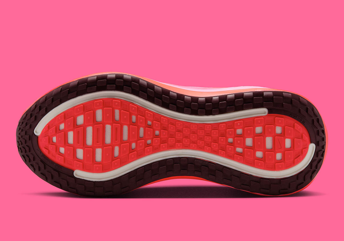 Nike Vomero Plus 2025 Release Date | SneakerNews.com