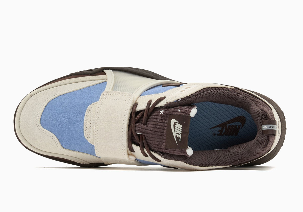 Travis Scott Nike Zoom Field Jaxx "Leche Blue" HQ3072-400 | SneakerNews.com