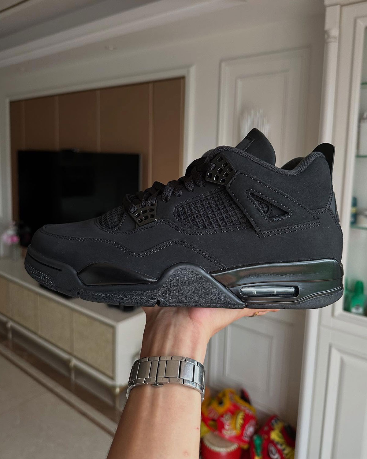 Air Jordan 4 "Black Cat" 2025 | SneakerNews.com