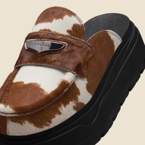 Air Jordan Loafer Mule "Cow Hair" IB1497-001 | SneakerNews.com