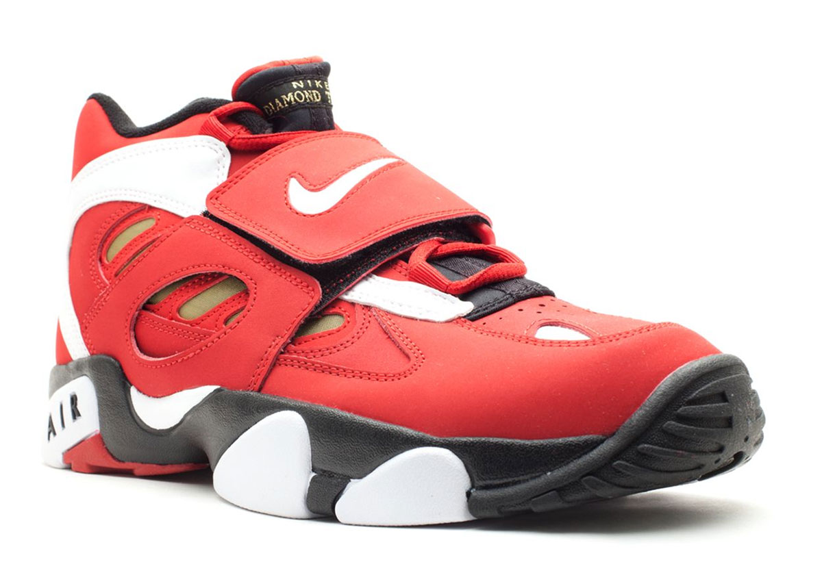 Nike Air Diamond Turf 2 OG HQ2631-600 | SneakerNews.com