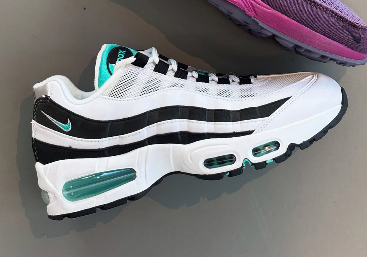 Nike Air Max 95 Black Border IM7409-100 | SneakerNews.com