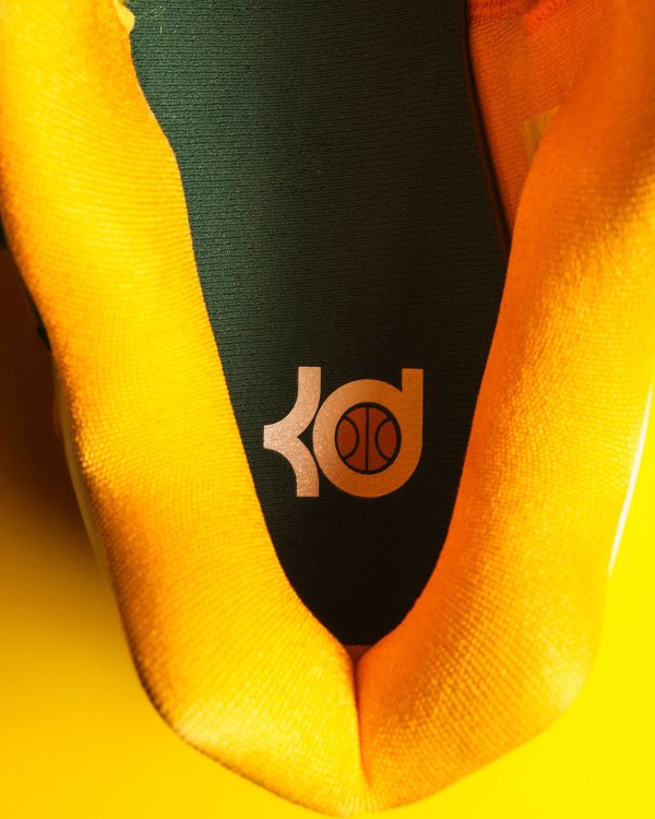 Nike KD 18 Seattle Sonics Fanatics Fest | SneakerNews.com