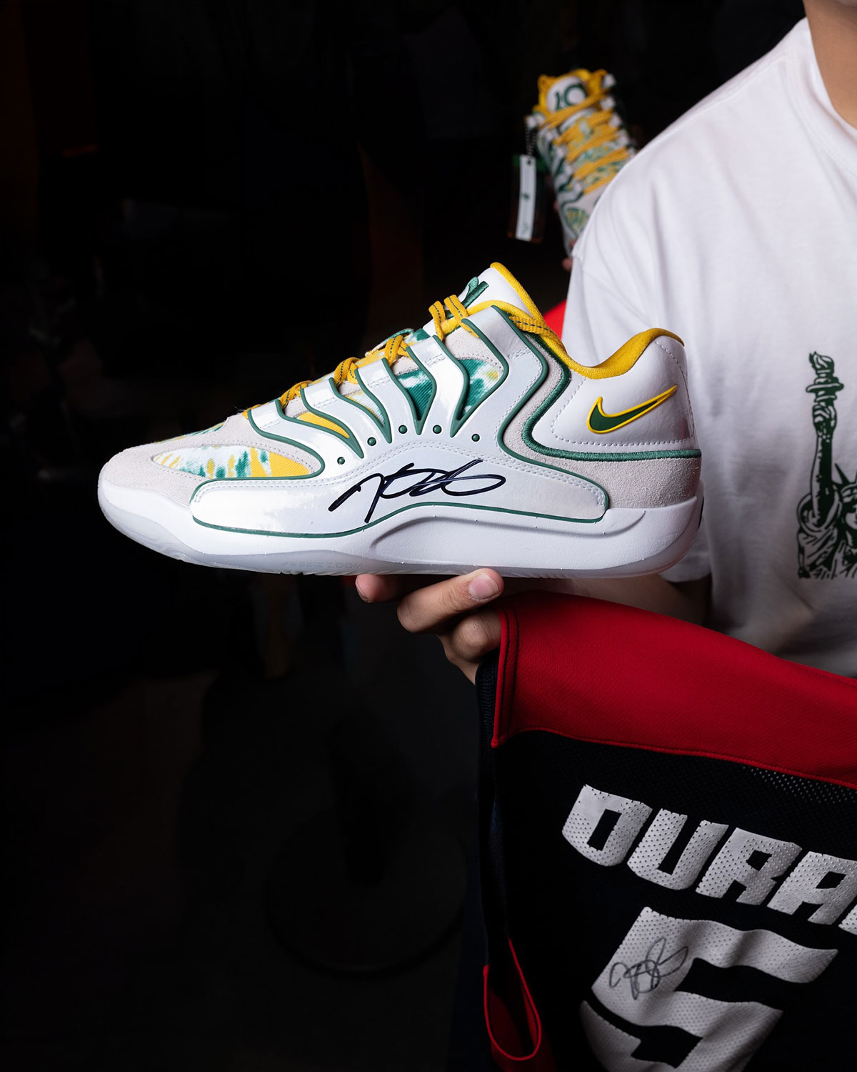 Nike KD 18 Seattle Sonics Fanatics Fest | SneakerNews.com